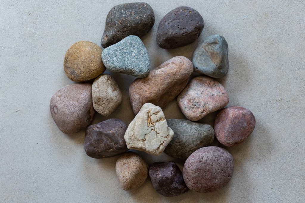 Red Flint River Rock – Lang Stone